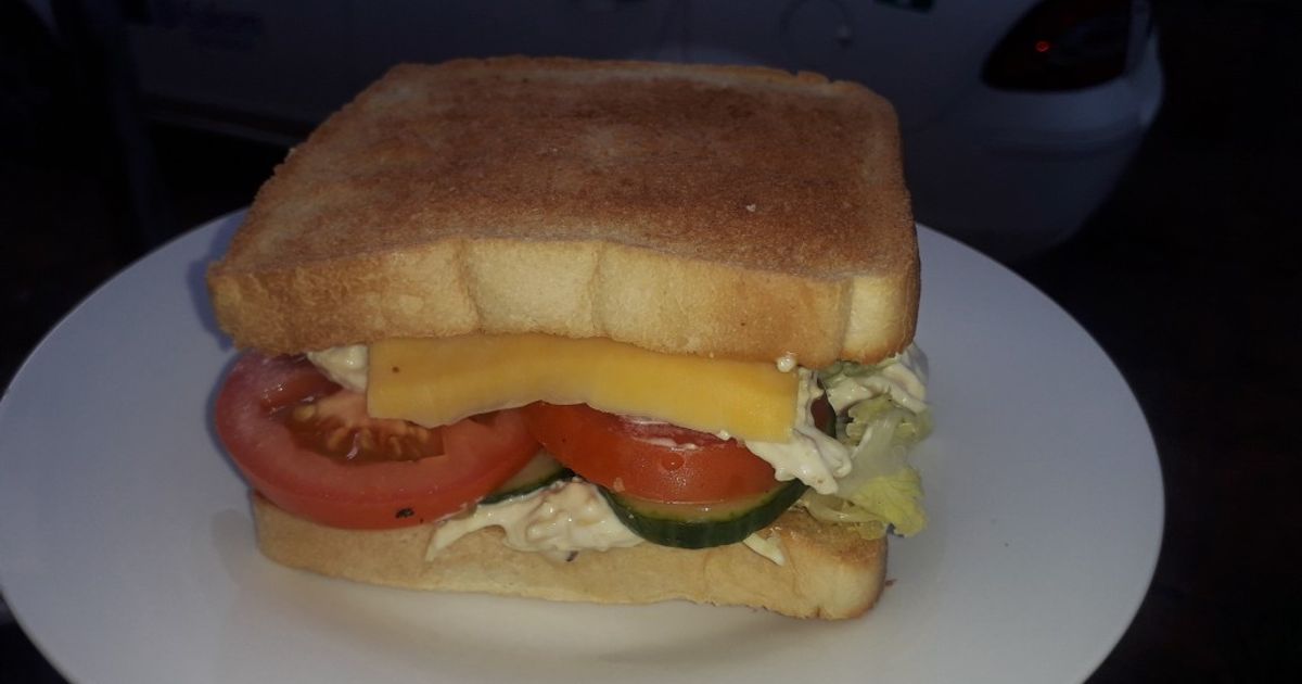 Toasted Chicken Mayo Sandwich Recipe by Lerato - Cookpad