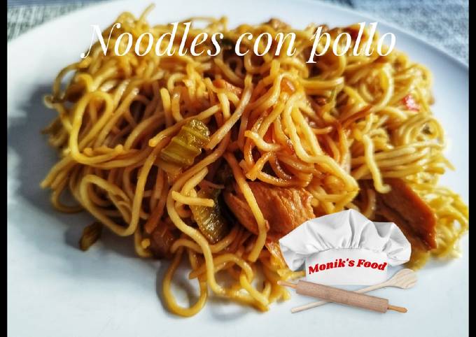 Noodles con pollo Receta de Monik- Cookpad