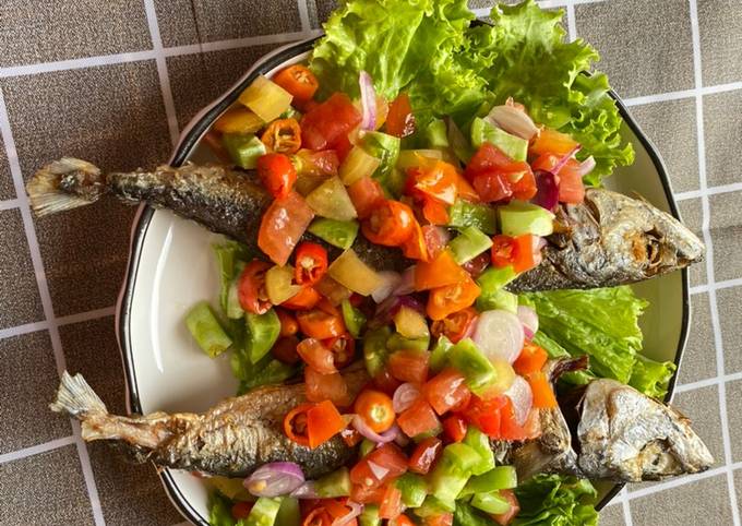 Resep Ikan layang Sambel Dabu - Dabu oleh Kiki Patmawati - Cookpad