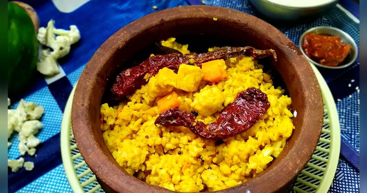 व्हेजिटेबल दाल खिचडी (vegetable dal khichdi recipe in marathi) रेसिपी ...