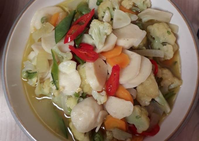Resep Capcay burkol baso ikan simple oleh Dewi Shinta Suryana - Cookpad