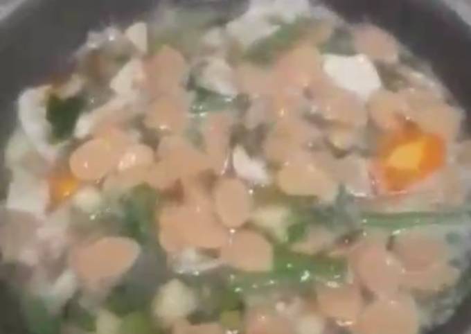 Resep Sayur sop sosis ayam oleh Tridominanti Nursasinensis - Cookpad