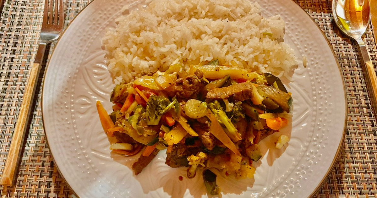 Lomo Con Verduras Salteadas Receta de Patricia Quiroga Newbery- Cookpad