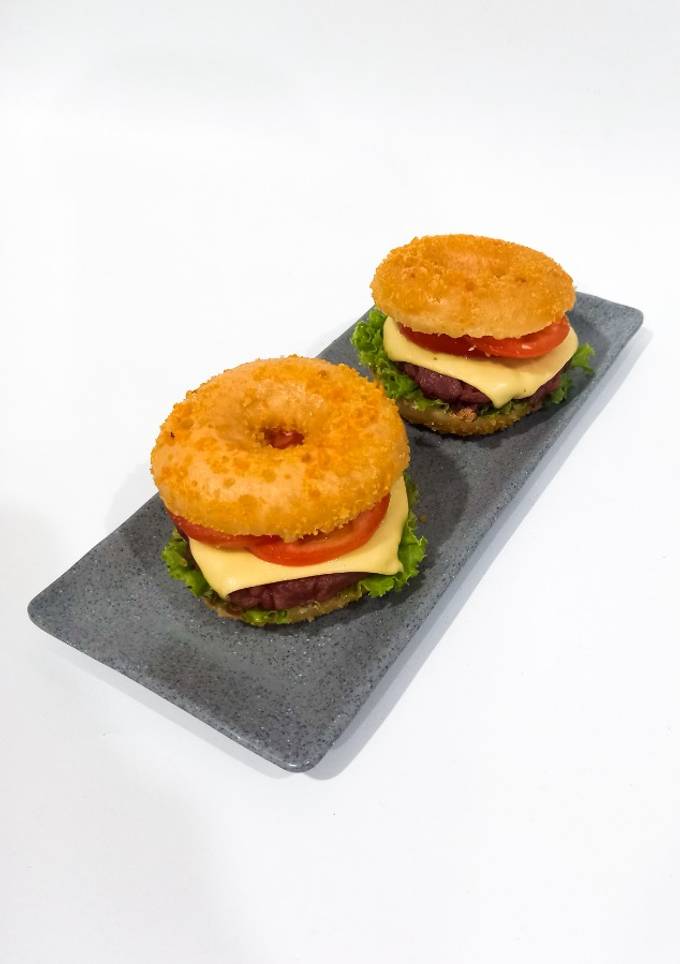 Resep Meg Burger Donat Melt Cheese oleh Chef Yonas - Cookpad