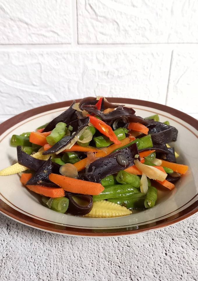 Resep Tumis Jamur Kuping dan Sayur oleh Dapoer_Anoe (Anugrah) - Cookpad