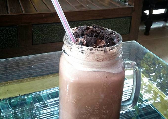 Resep Choco Oreo Milkshake oleh Chinantalya Ivada - Cookpad