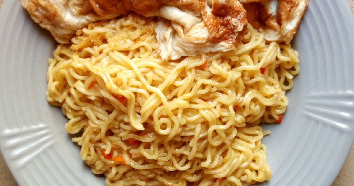 Indomie With Fry Egg Recipe by Meenat Kitchen - Cookpad