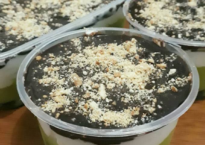 Resep Oreo Avocado Dessert Box oleh yashella tirana - Cookpad