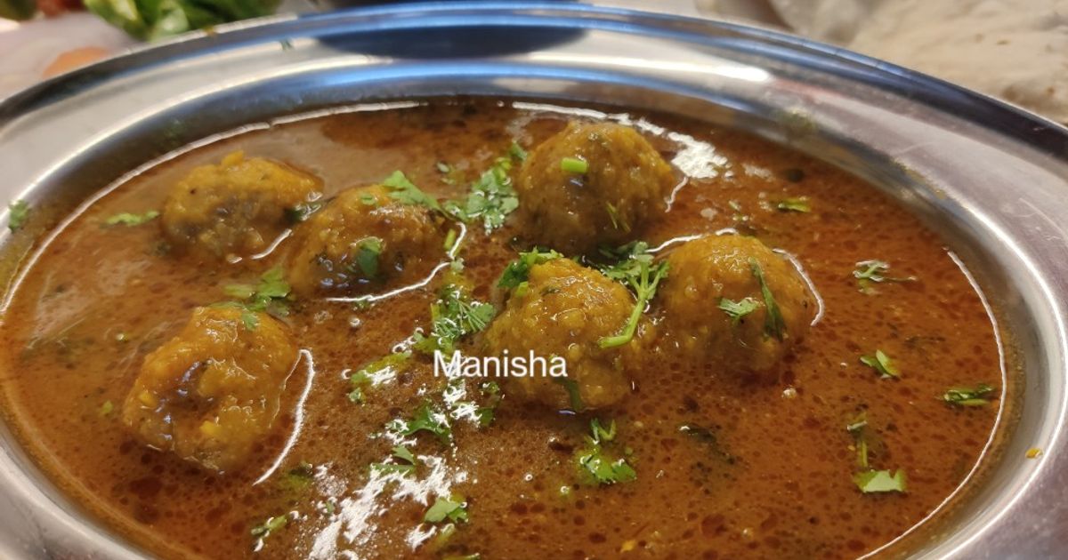 Maharashtrian Golyachi Aamti (गोळ्याची आमटी) Recipe by Manisha Malvi ...