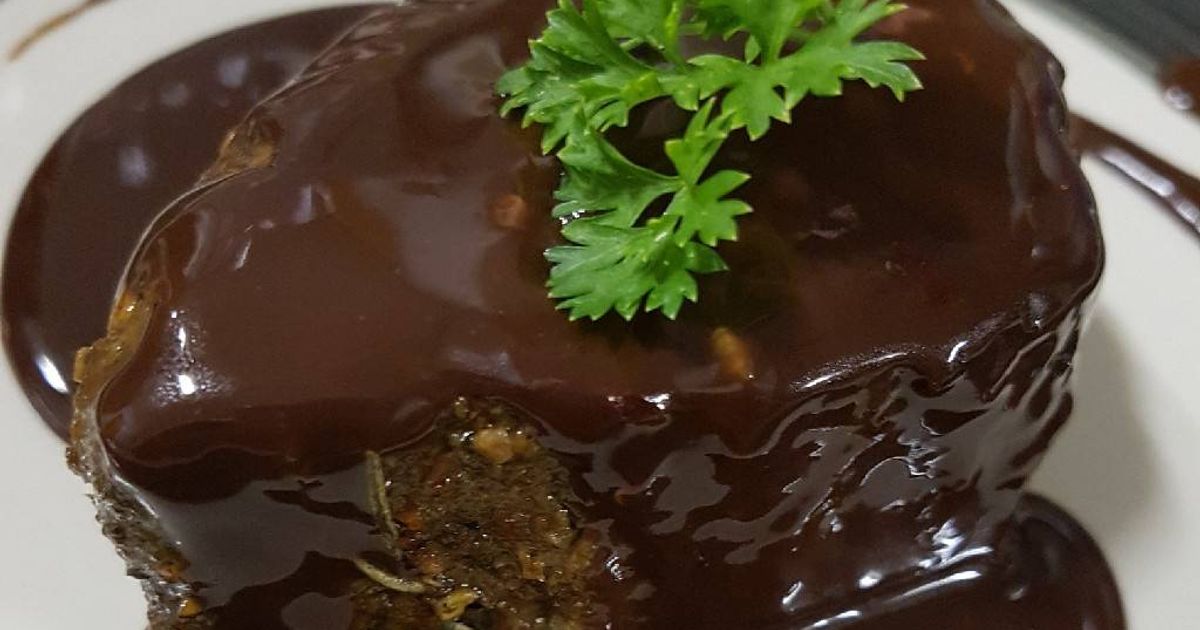 Chipotle, Coffee Beef Fillet With A Chilli Chocolate Sauce Recipe by ...