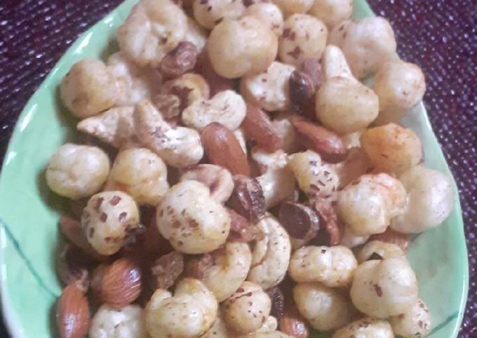 Namkeen makhane and nuts Recipe by Tina Vaid - Cookpad