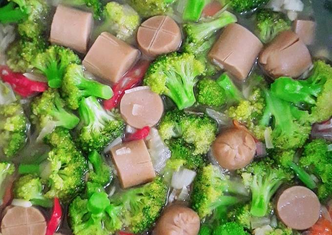 Resep Brokoli Sosis Saus Tiram oleh Dapur Sabrina - Cookpad