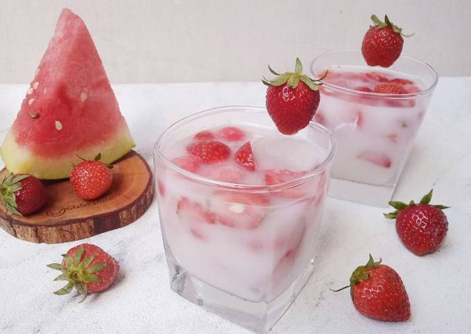 Resep Es Semangka Strawberry oleh Dapur Deis - Cookpad