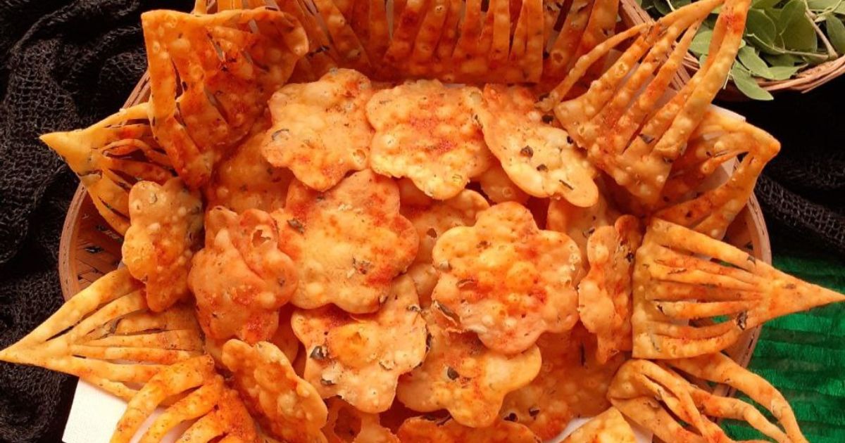 Crispy Moringa Mathri Recipe by Deepa Rupani - Cookpad