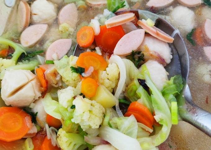 Resep Sayur Sop Baso Sosis oleh Puput Palipuring Tyas - Cookpad