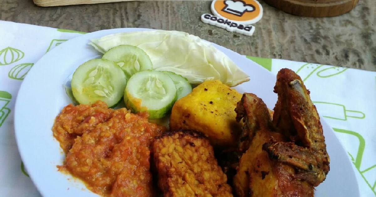 Resep Pecel Ayam Tempe Tahu oleh Hadleny Kitchen - Cookpad