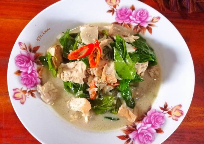 Resep Sayur Tahu Tempe Daun Melinjo oleh tia kurnia - Cookpad