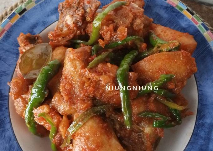 Resep Ayam Goreng Rica-Rica oleh Niung Niung - Cookpad