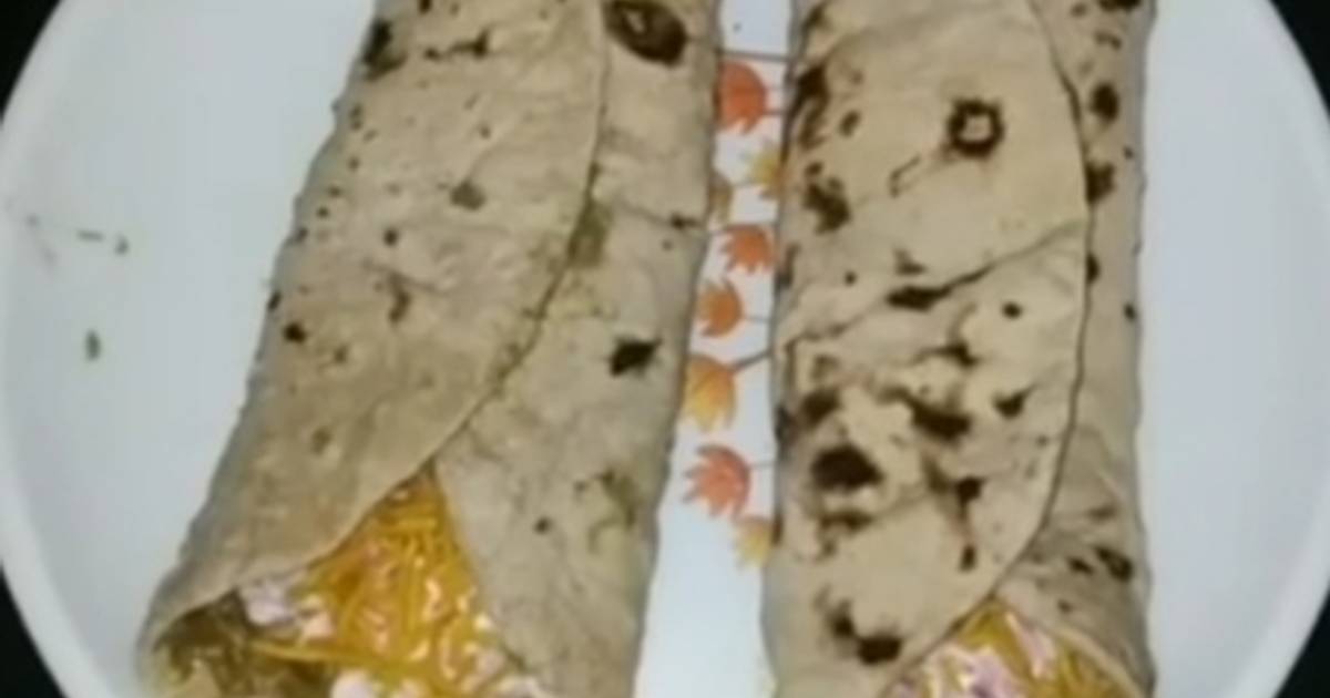 Leftover roti | roti wrap Recipe by Shivani Varshney - Cookpad