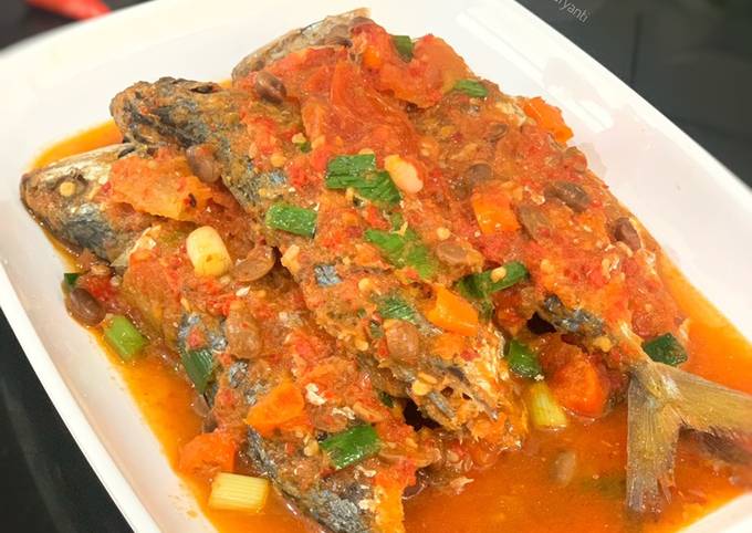 Resep Ikan Gembung Kuah Sambal Tauco oleh Wiwiek H Ginting - Cookpad
