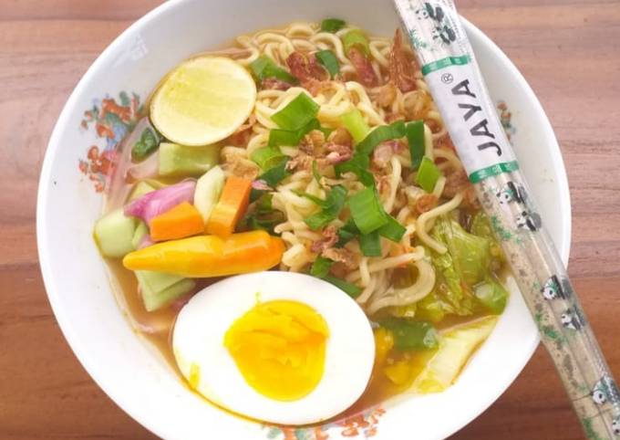 Resep Mie rebus telor oleh SETITI - Cookpad