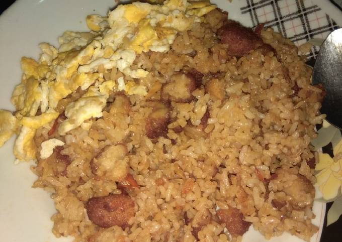 Resep Nasi goreng nugget simple oleh Wiwie Alang - Cookpad