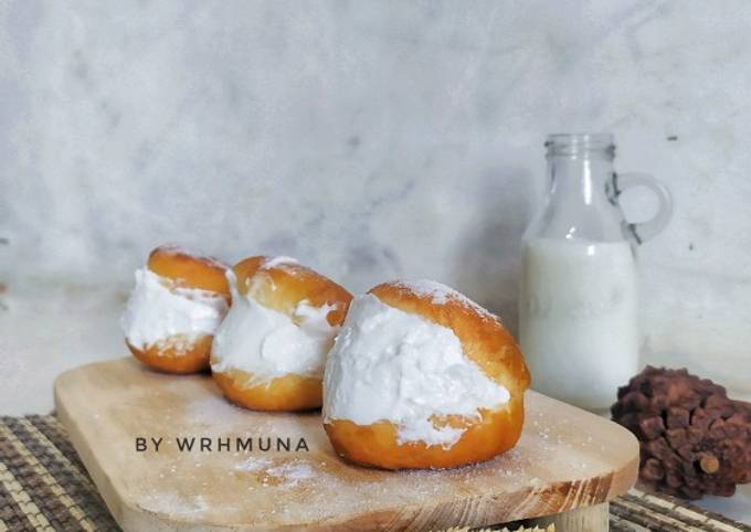 Resep Donat Krim Susu | Donat Korea Viral oleh Munawarah - Cookpad
