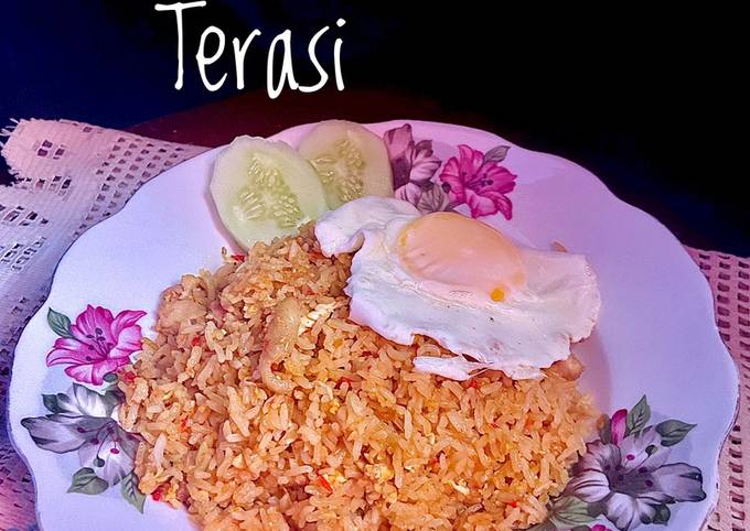 Resep Nasi Goreng Terasi oleh Wulandari Yulia Puspita - Cookpad