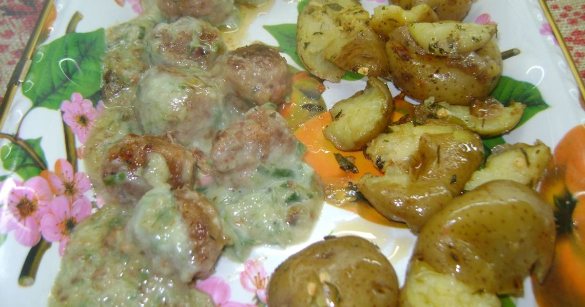 Papines Con Salsa De Puerros Y Pulpetines Receta de La profe Luisa- Cookpad