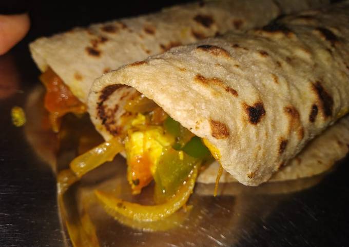 Roti veg Roll Recipe by shubham lalit - Cookpad