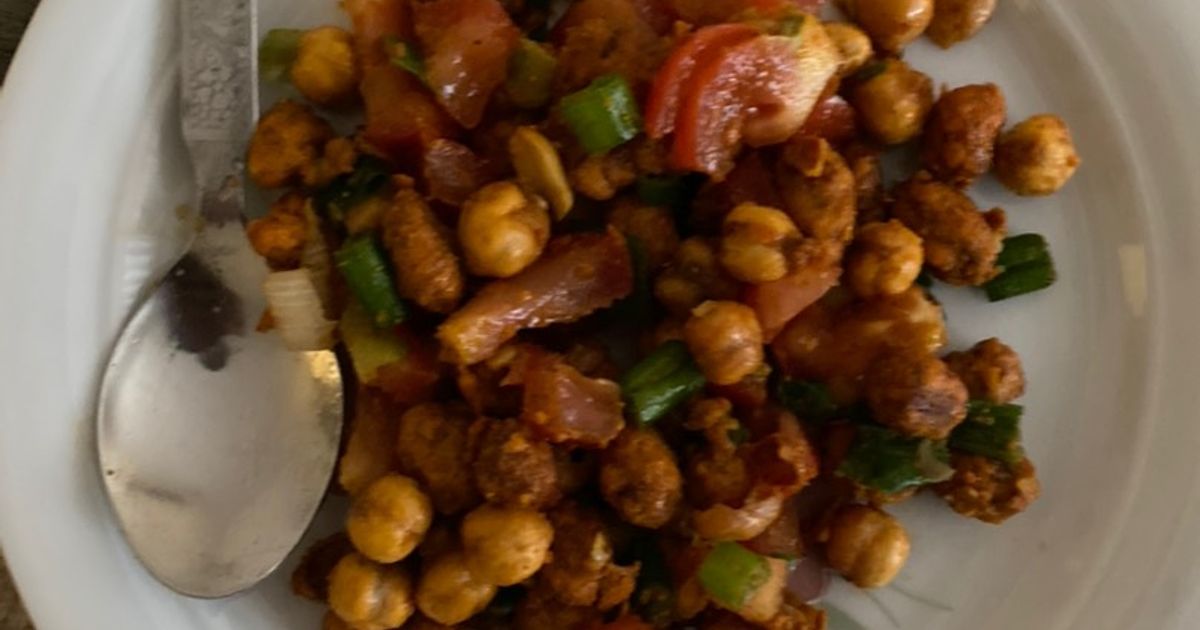 Instant Chana Chat Recipe by Sharayu Tadkal Yawalkar - Cookpad