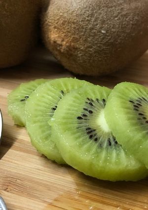 How To Peel & Slice Kiwi Fruit? – Tuesday Tip Recipe by MadAboutCooking ...