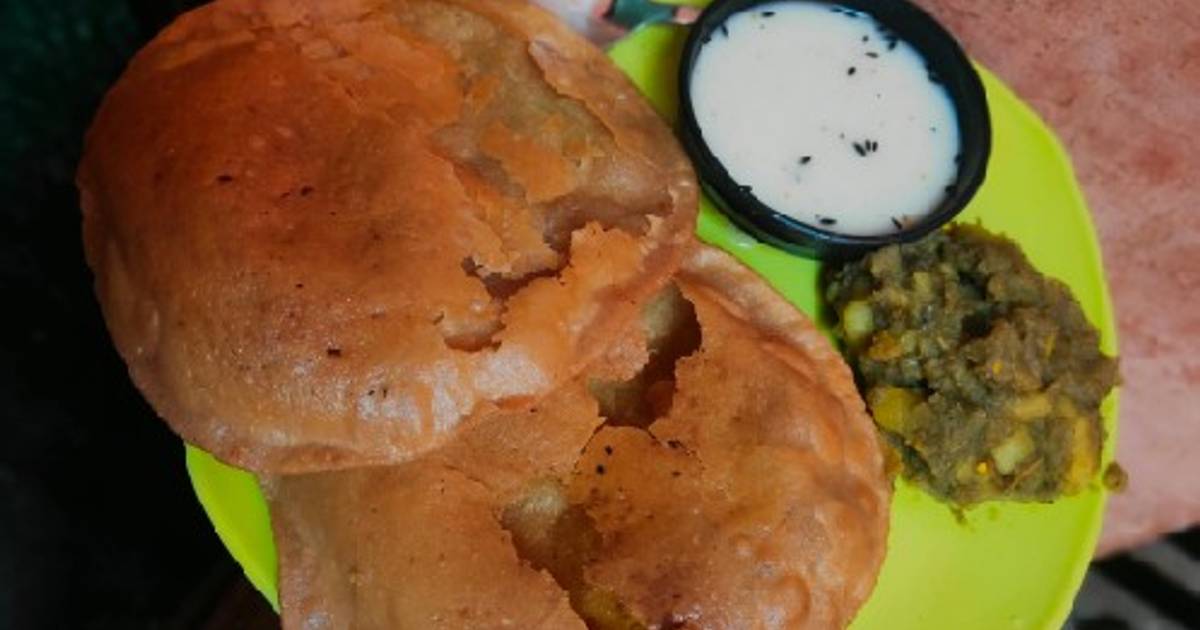 Aligarh kachori with aloo sabji and raita Recipe by Parul Varshney ...