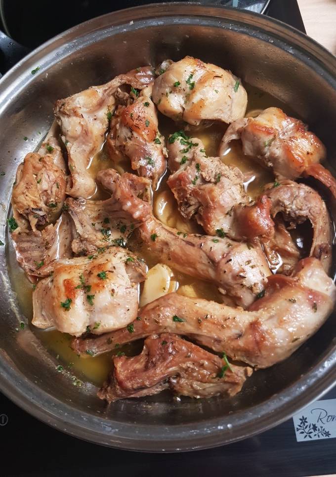 Conejo al ajillo Receta de Maria Jose- Cookpad