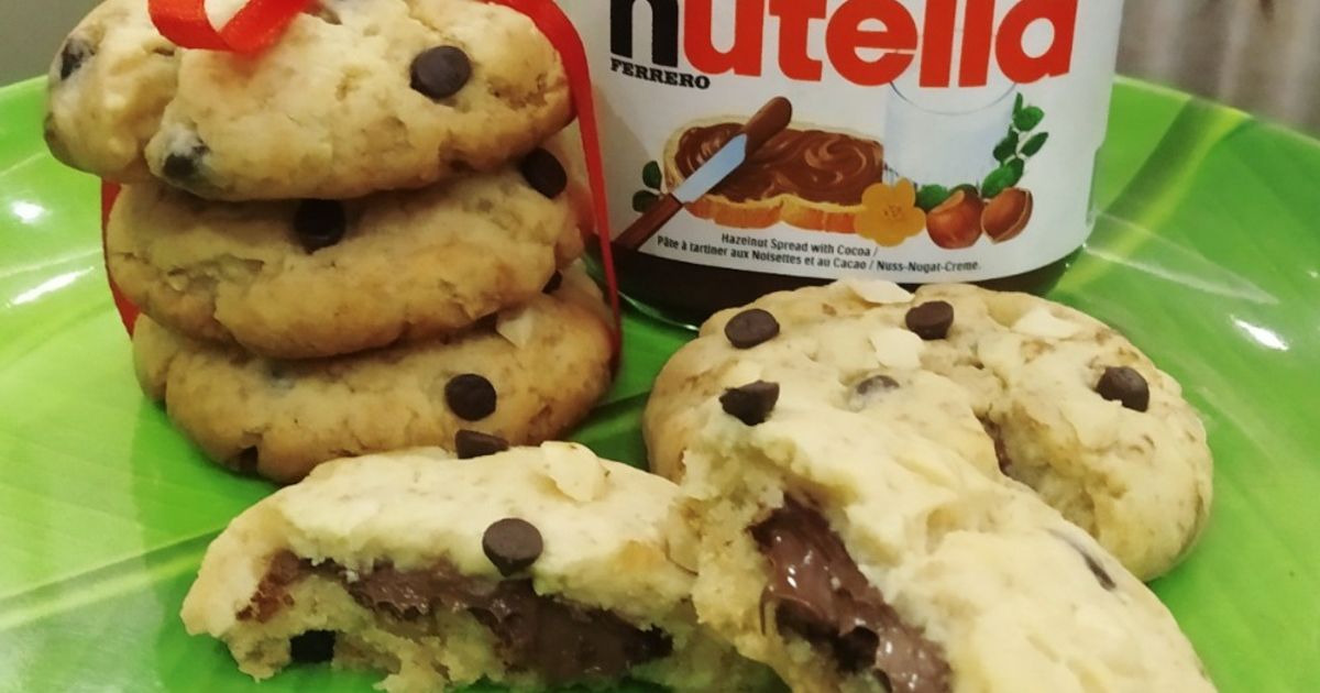 Moumita Bagchi দ্বারা নুটেলা স্টাফড চকোচিপস হেজালনাট ককিজ (Nutella ...