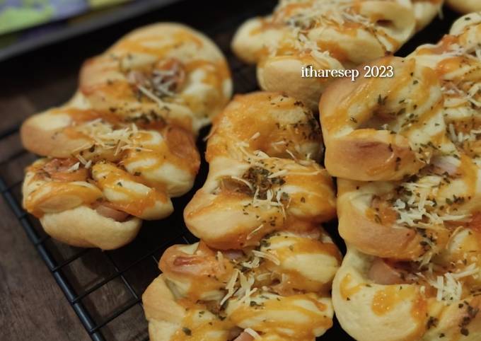 Resep Caterpillar Bread Roti Sosis Oven Tangkring Oleh Diyah Puspita