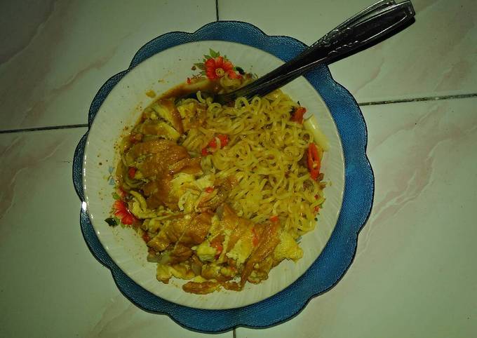Resep Supermie Sop Buntut Endess (Enak Pedess) oleh Rima Masyanah - Cookpad