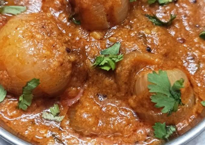 Stuff onion sabji using bombay mix Recipe by Dream's Kitchen - Cookpad