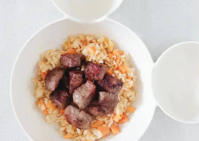 Resep Saikoro Beef with Garlic Butter Rice oleh Astri - Cookpad