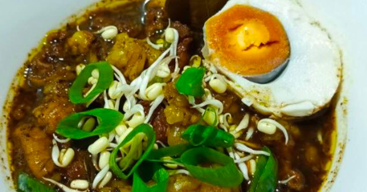 Resep Rawon tradisional Jawa dengan daging sapi empuk