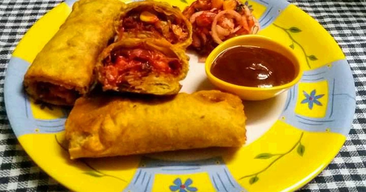 Schezwan Chapati Rolls Recipe by Kanika Pareek - Cookpad