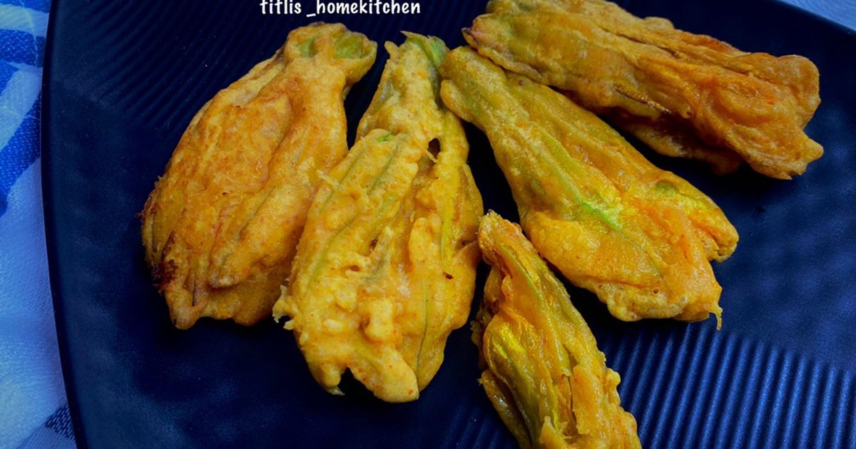 Kumro Phool Bora Aka Pumpkin Flower Fritter Recipe by ayndrila dutta ...
