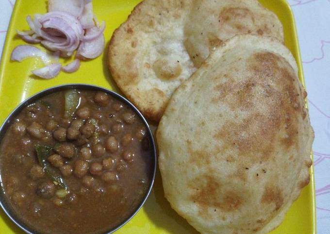 Chole Puri Recipe by Sweeti Kumari - Cookpad