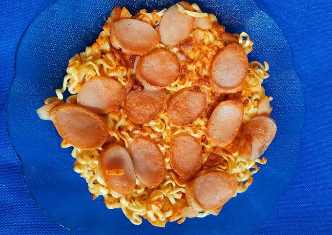 Resep Pizza Mie Sosis oleh Debora Dwi - Cookpad