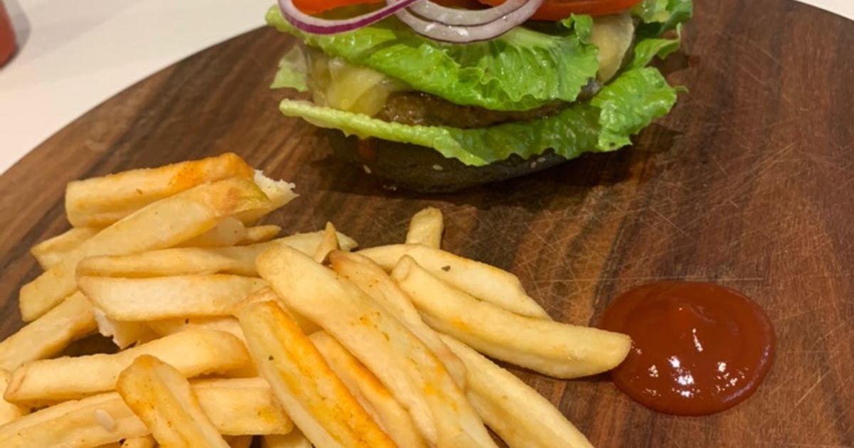 Resep Double Beef Exotic Burger (Ala Resto) oleh Tiwie Exo Tann - Cookpad