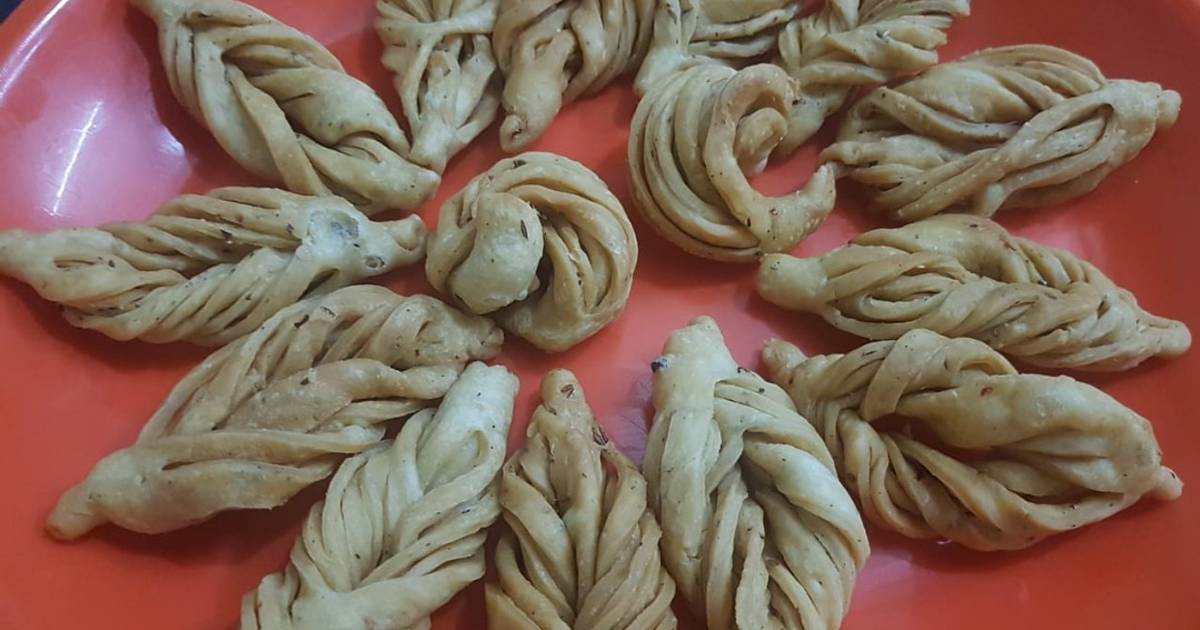 Masala Champakali Namkeen Recipe by Safina Khan - Cookpad