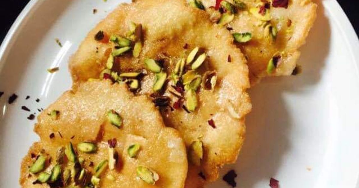 मावा की पूरी (Mawa Ki Puri Recipe In Hindi) रेसिपी बनाने की विधि in ...