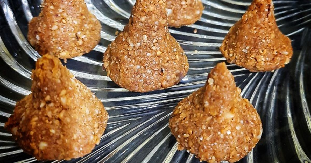 तिळाचे मोदक (Tilache Modak Recipe In Marathi) रेसिपी Mamta Bhandakkar ...