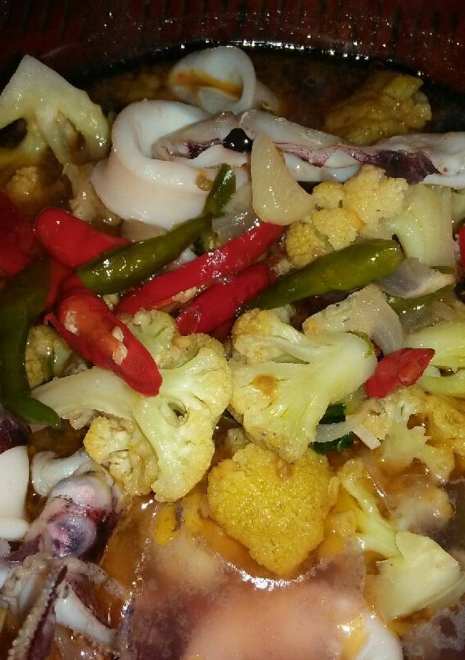 Resep Tumis pedas cumi bunga kol oleh Tika ainun - Cookpad