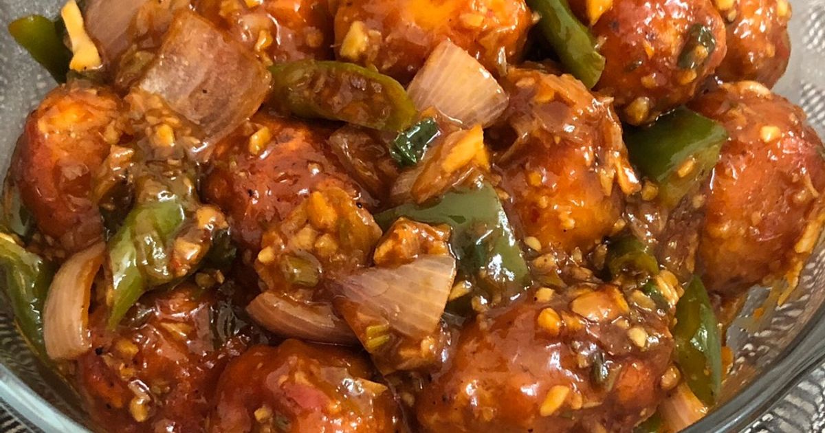 Spicy Baby Potato Chilli Recipe by Rosalyn John - Cookpad